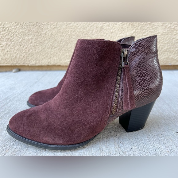 Vionic | Shoes | Vionic 322 Anne Ankle Boot Heels Java Snake Womens 9 ...